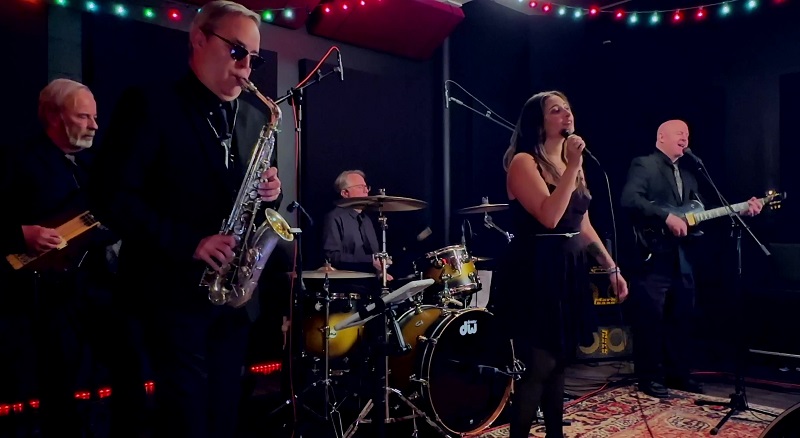 Home - The Russ Davis Band